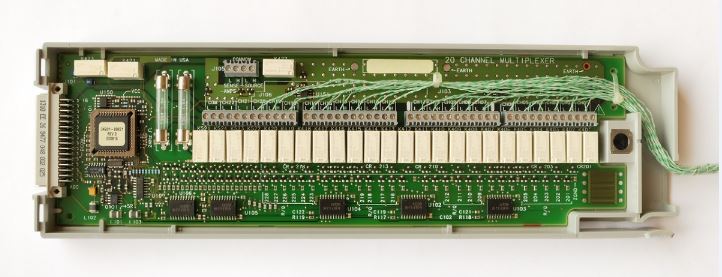 A Beginner's Guide To Multiplexers - Infographic - ADSANTEC